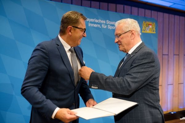 Bundesverdienstkreuz für Michael Hilpert - Si